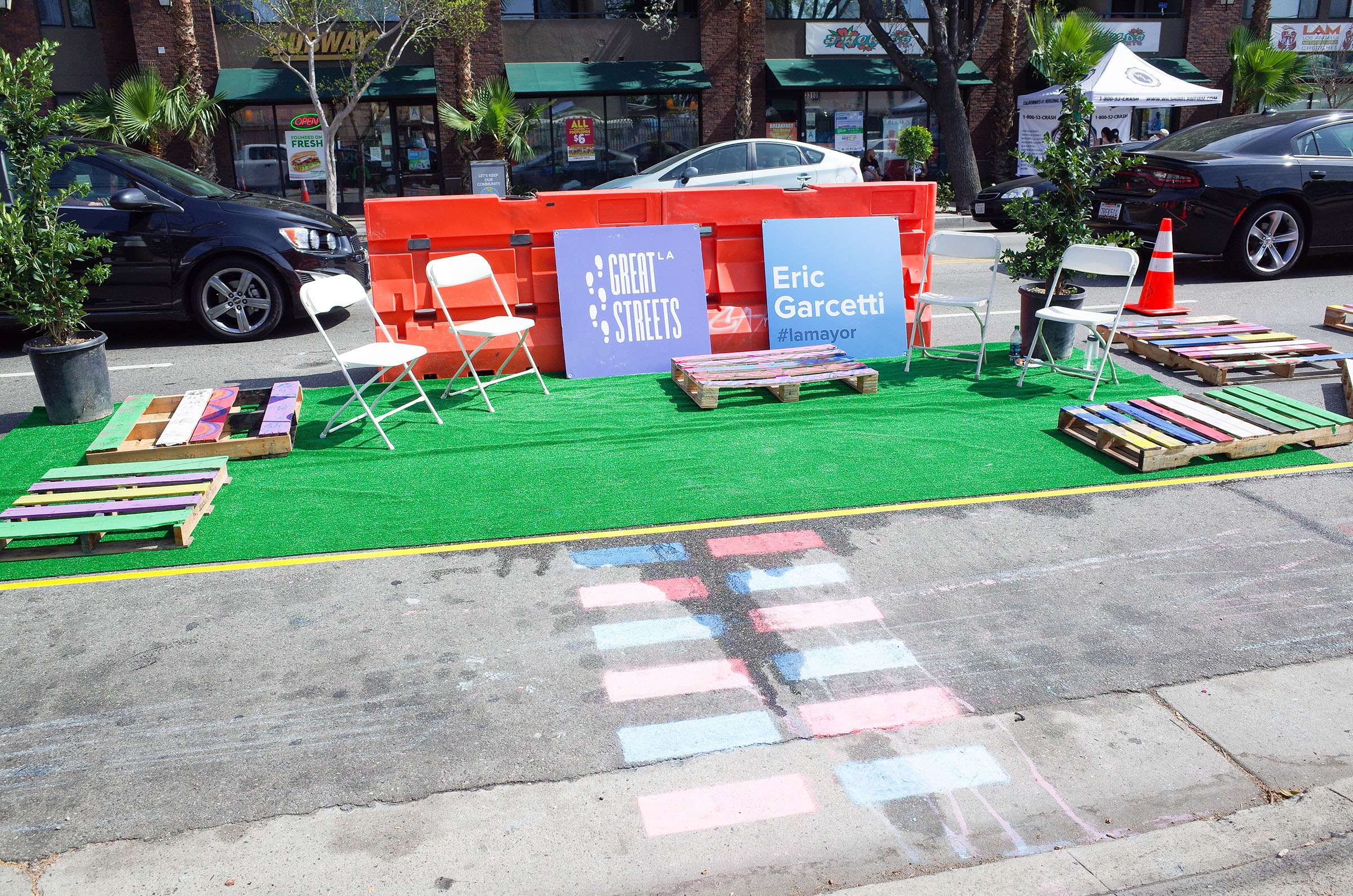 Healthy Los Angeles - street signs - BUILD Health Challenge